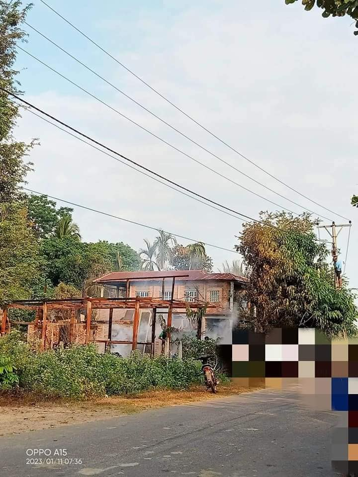 အင်အား ၂၀ ပါသည့် စစ်ကောင်စီတပ်ဖွဲ့၀င်များ နေအိမ်များကို မီးရှို့ သံလွင်ခက်