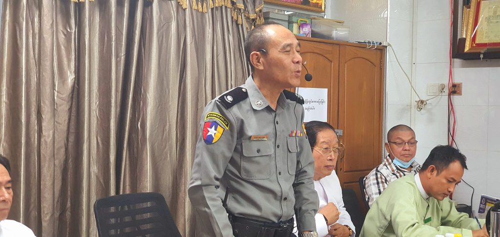 ရွှေဆိုင်များတွင် တုတ်၊ ဓား ဆောင်ရန် ပန်းဘဲတန်းရဲမှူး တိုက်တွန်း သံလ